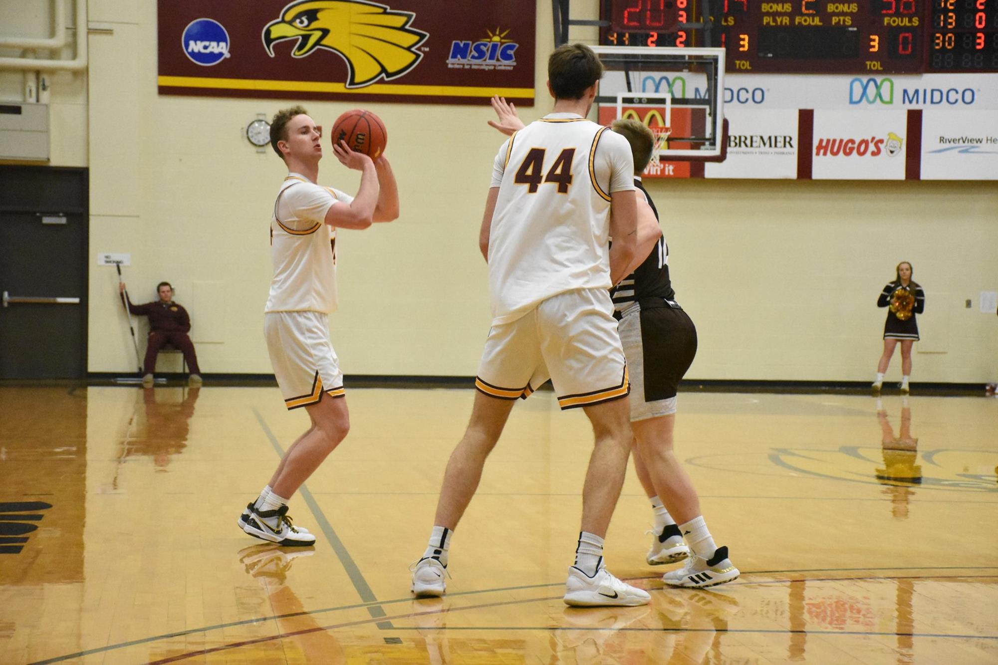 Brian Sitzmann - 2021 - Men's Basketball - University of Minnesota ...
