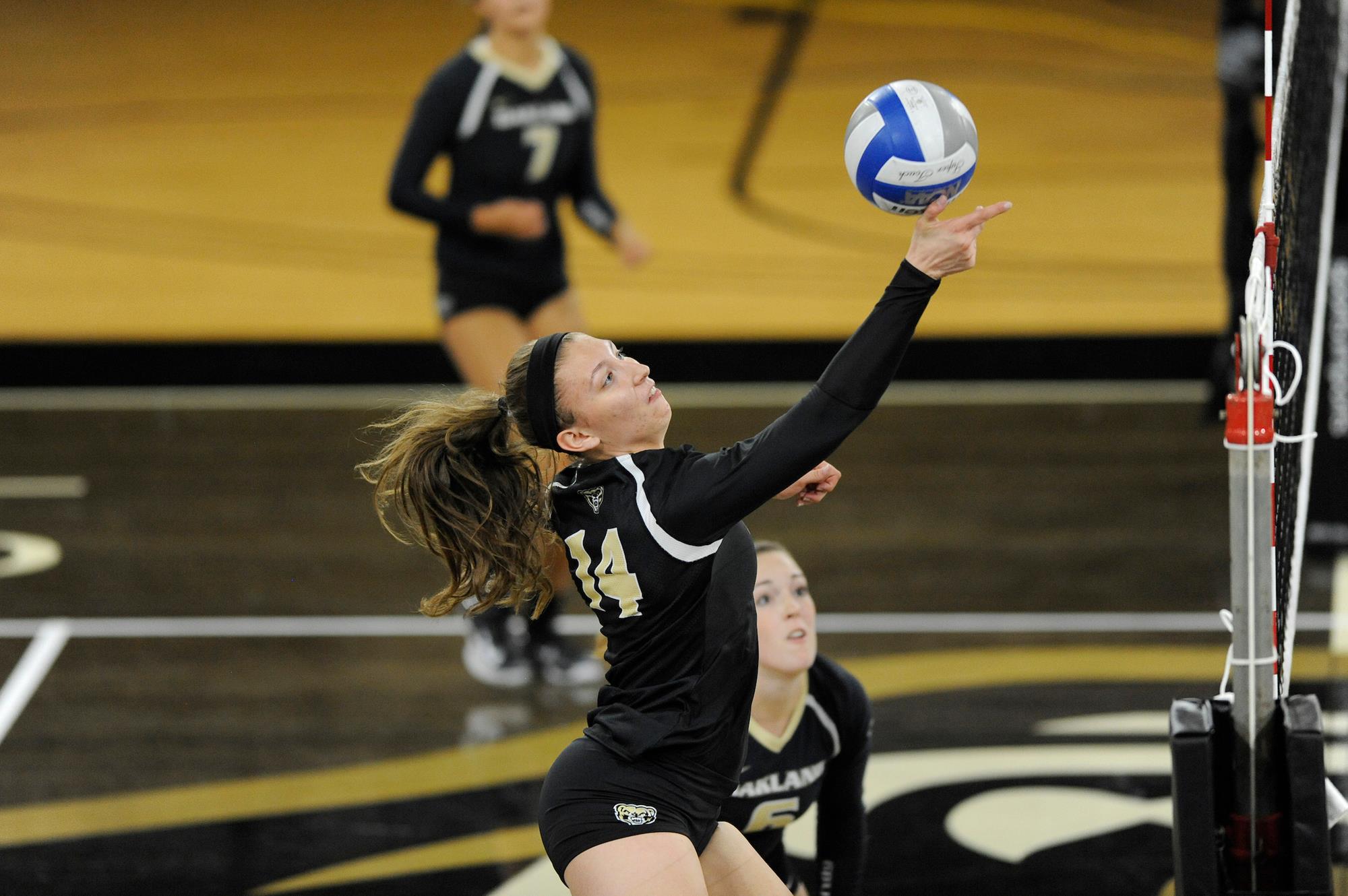 Jessica Riedl - Women's Volleyball - Oakland University Athletics