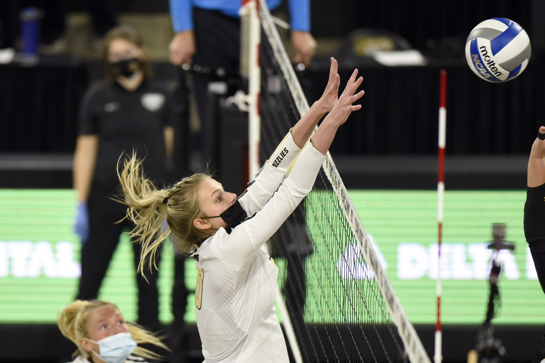 Anna Nie - Women's Volleyball - Oakland University Athletics