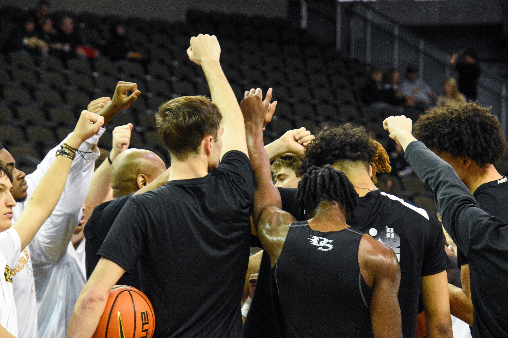 Men’s Basketball unveils remainder of non-conference slate - Oakland ...