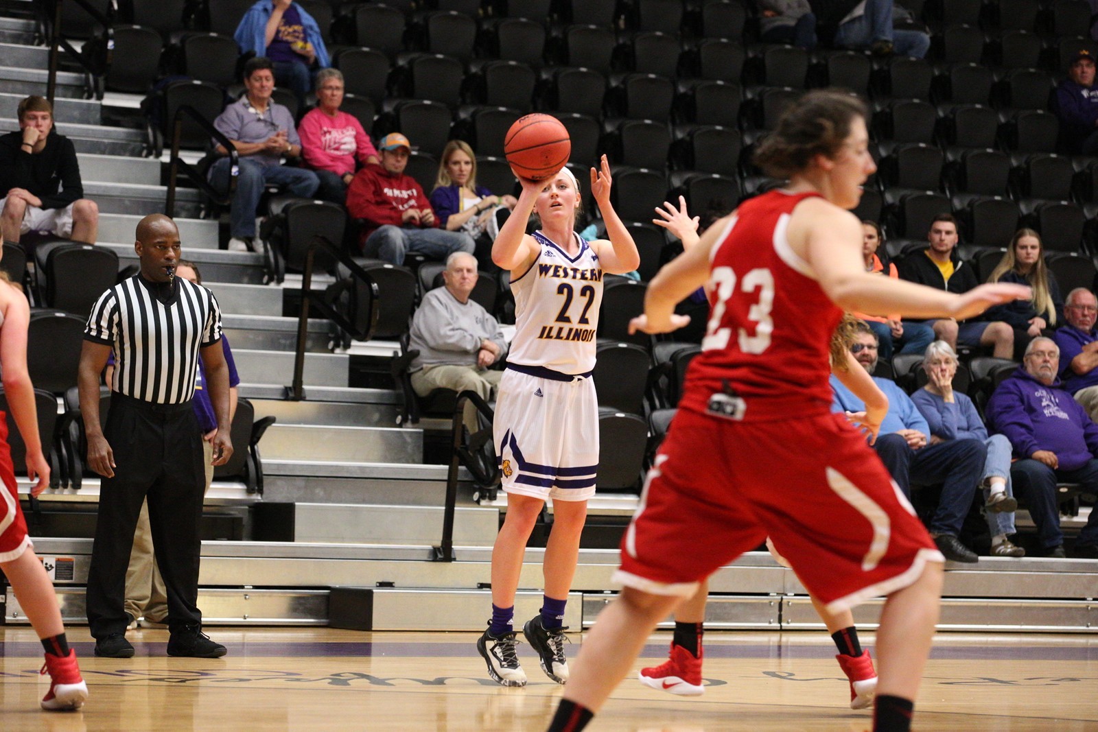Michelle Farrow - Women's Basketball - Western Illinois University ...
