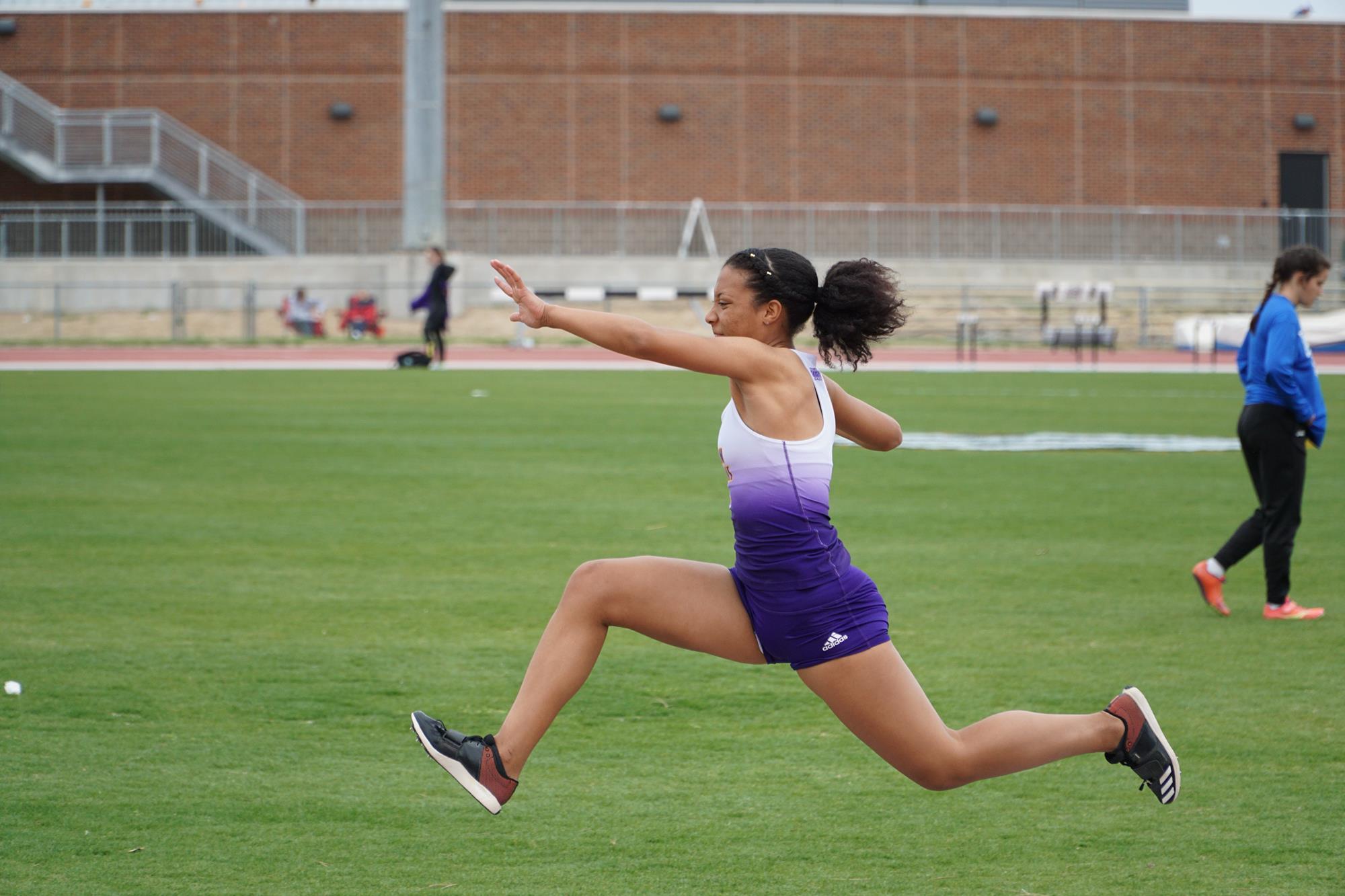 Amelia Peterson - Women's Track and Field - Western Illinois University ...
