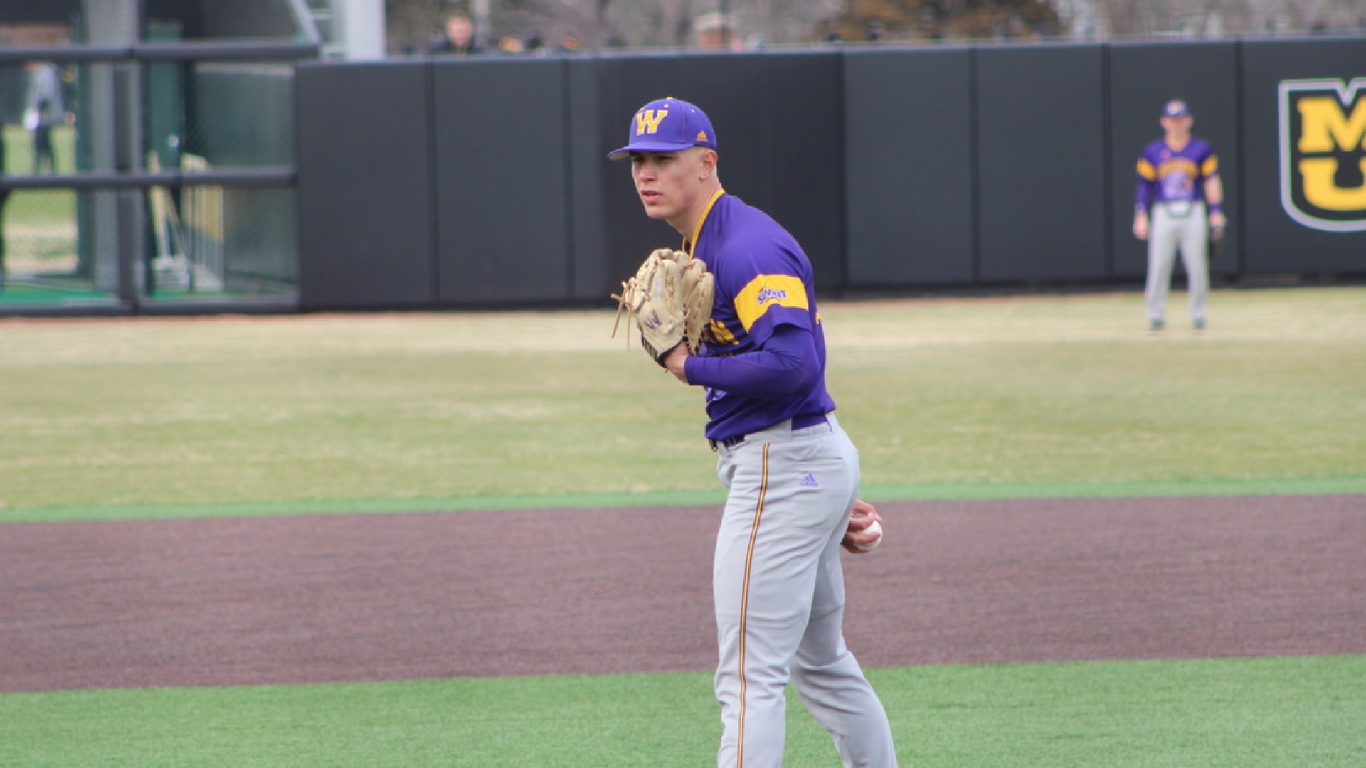 WIU Baseball Falls in Extra Innings - Western Illinois University Athletics
