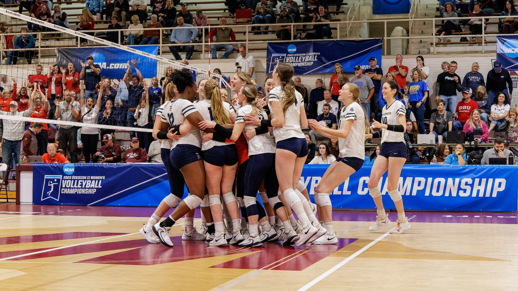 : No. 8 Roadrunners Advance to Round of 16 - MSU Denver Athletics