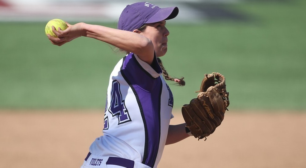 Molly Webber - 2017 - Softball - NYU Athletics