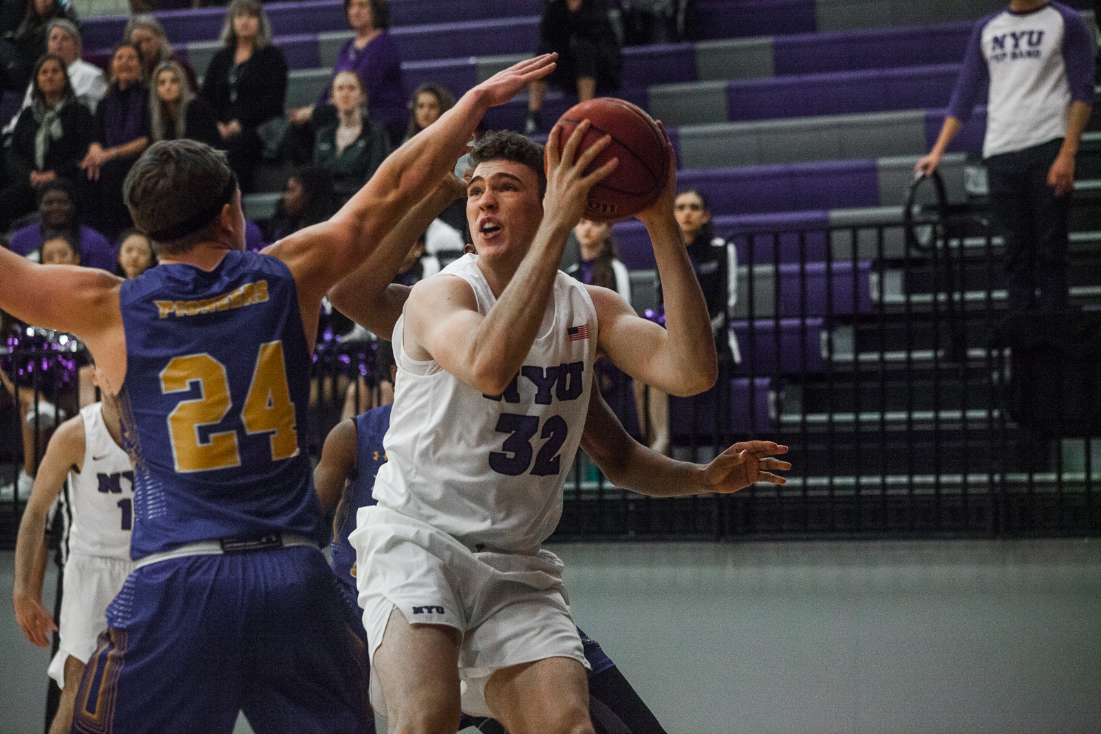 Men's Basketball Topped by Carnegie Mellon - NYU Athletics
