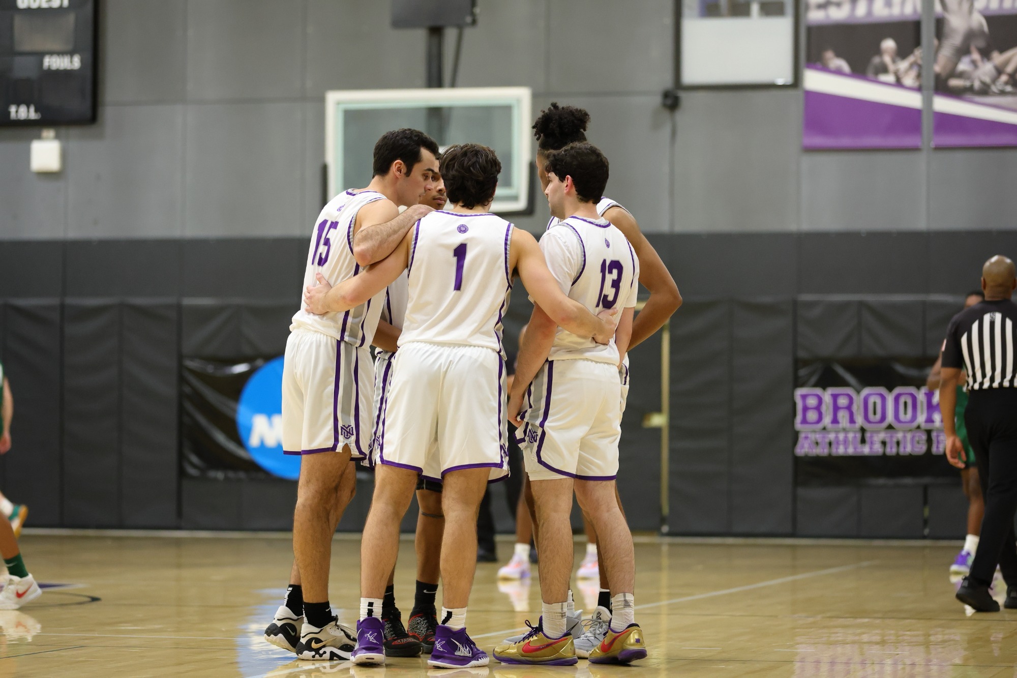 WashU Outlasts Men's Basketball - NYU Athletics