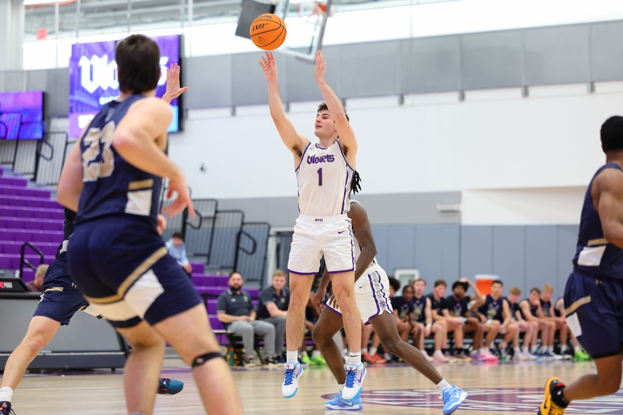Men's Basketball Victorious - NYU Athletics