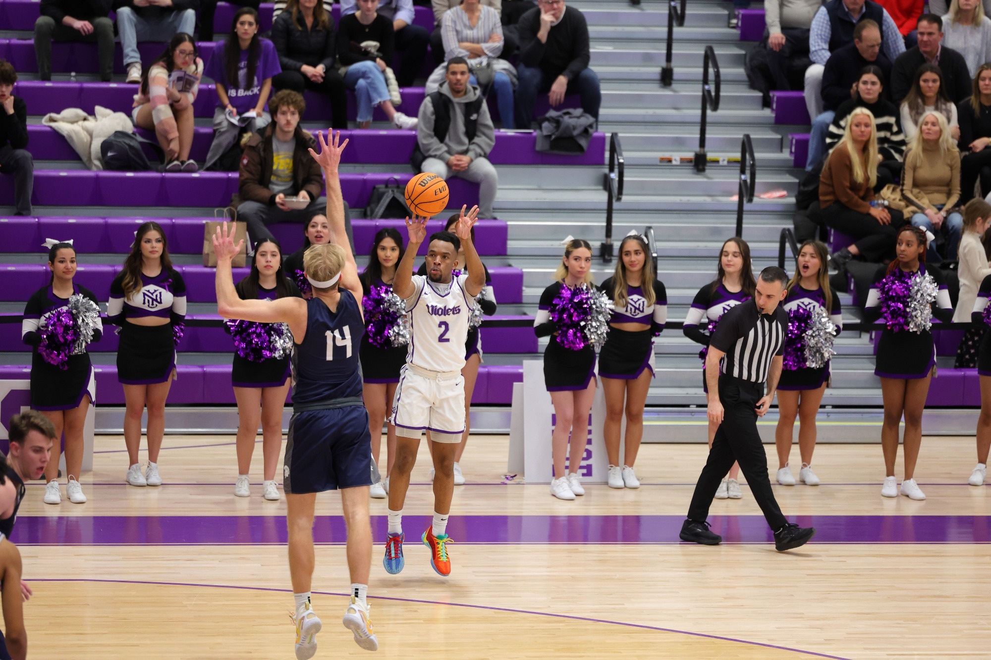 Men's Basketball Remains Atop the UAA - NYU Athletics