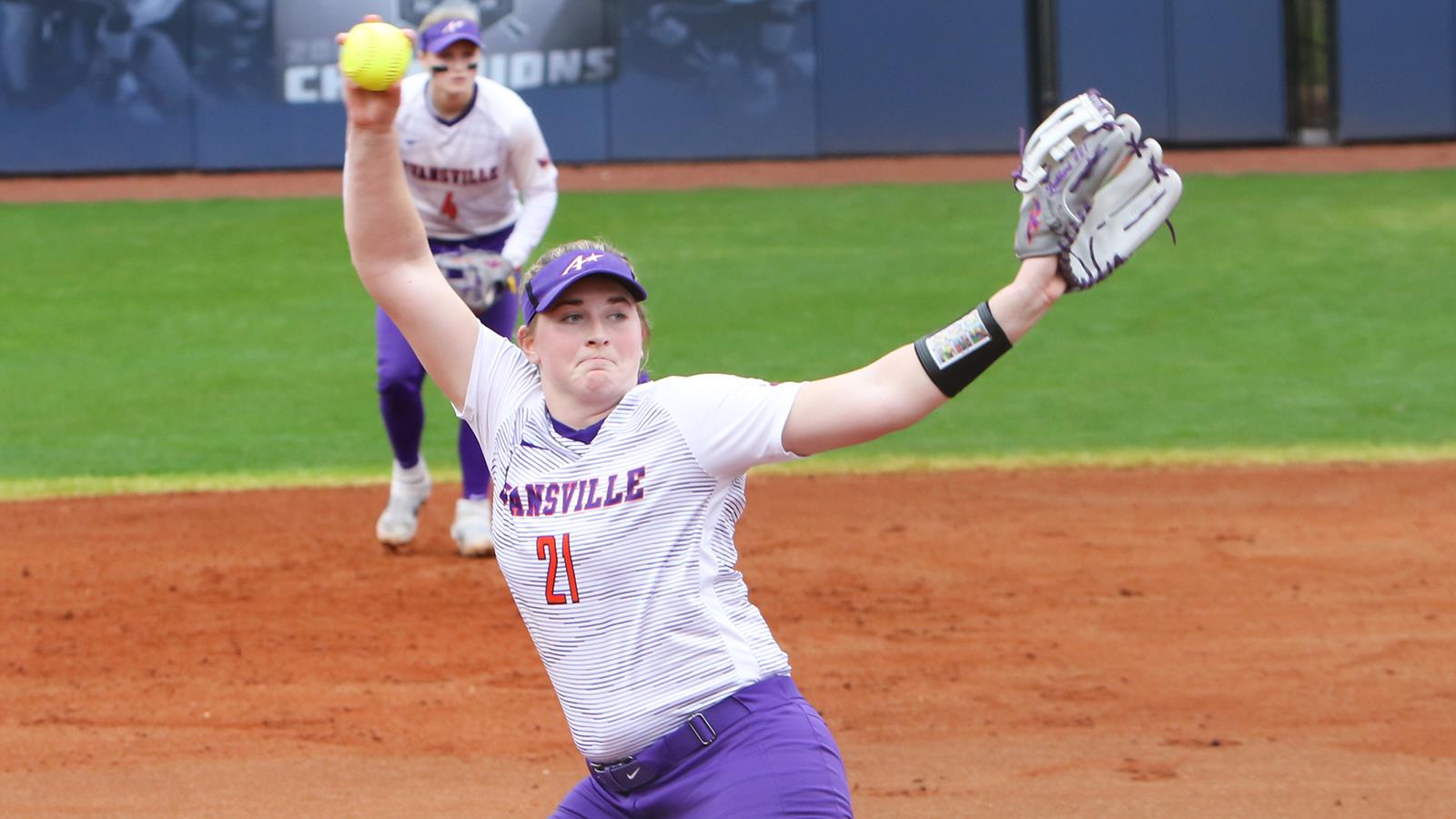 Emily Lockhart - Softball - University of Evansville Athletics