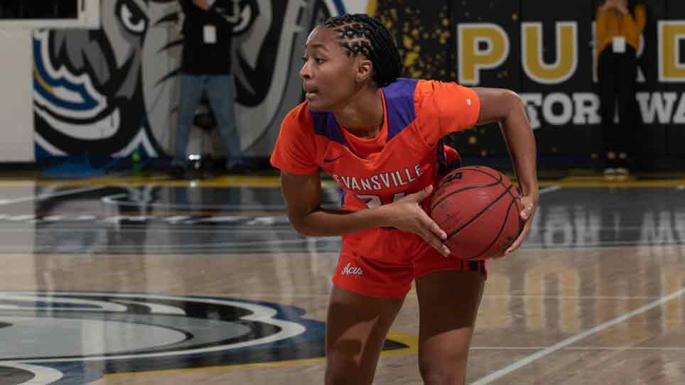 Je'Naiya Davis' career day fuels Aces second-half push past Mastodons ...