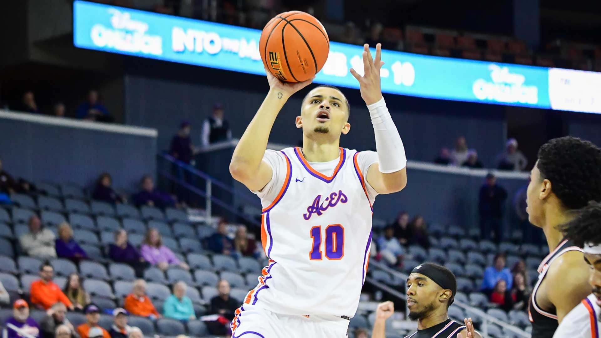 Yacine Toumi - Men's Basketball - University of Evansville Athletics