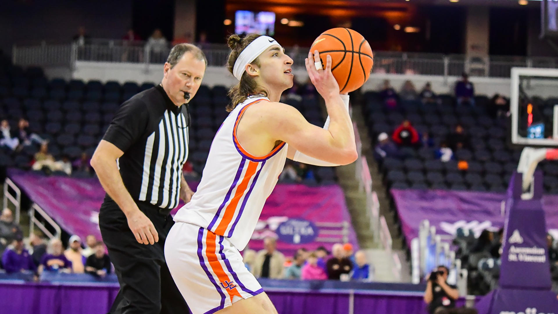 Gage Bobe - Men's Basketball - University of Evansville Athletics