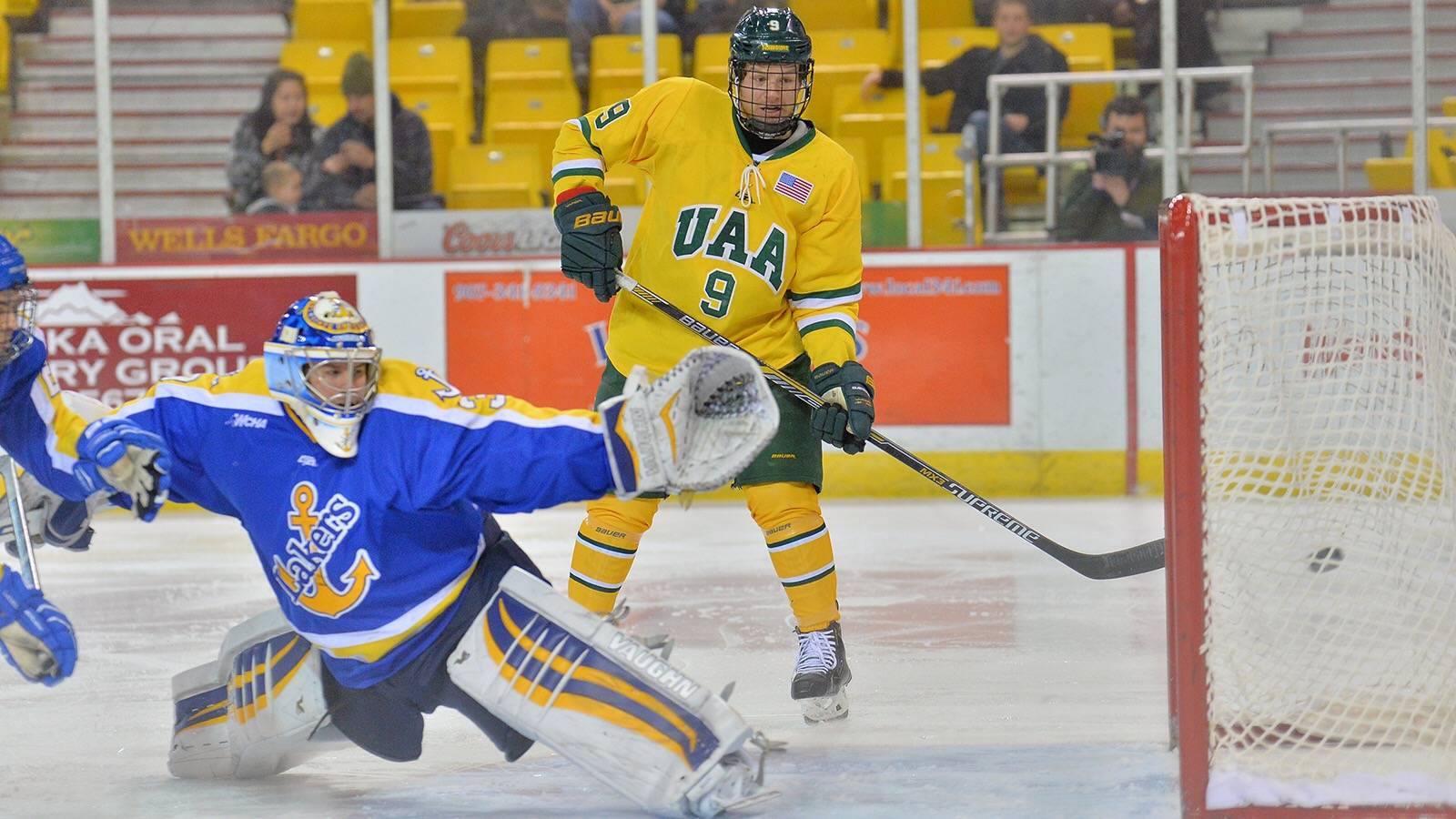 Tatchell's 'play-maker' sinks Lakers | University of Alaska Anchorage