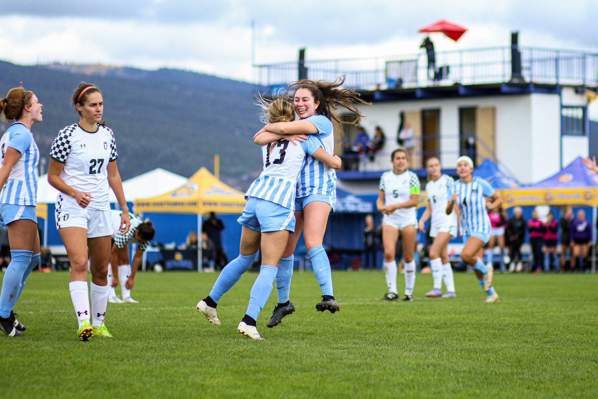 Paschke's PK propels Skyhawks to third-straight win - Fort Lewis ...