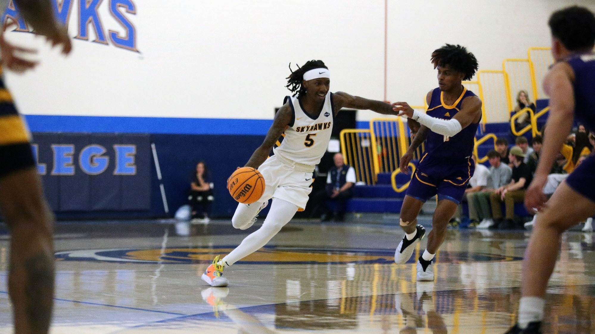 Defense shines as No. 15 Skyhawks subdue Mustangs in 2023-24 home ...