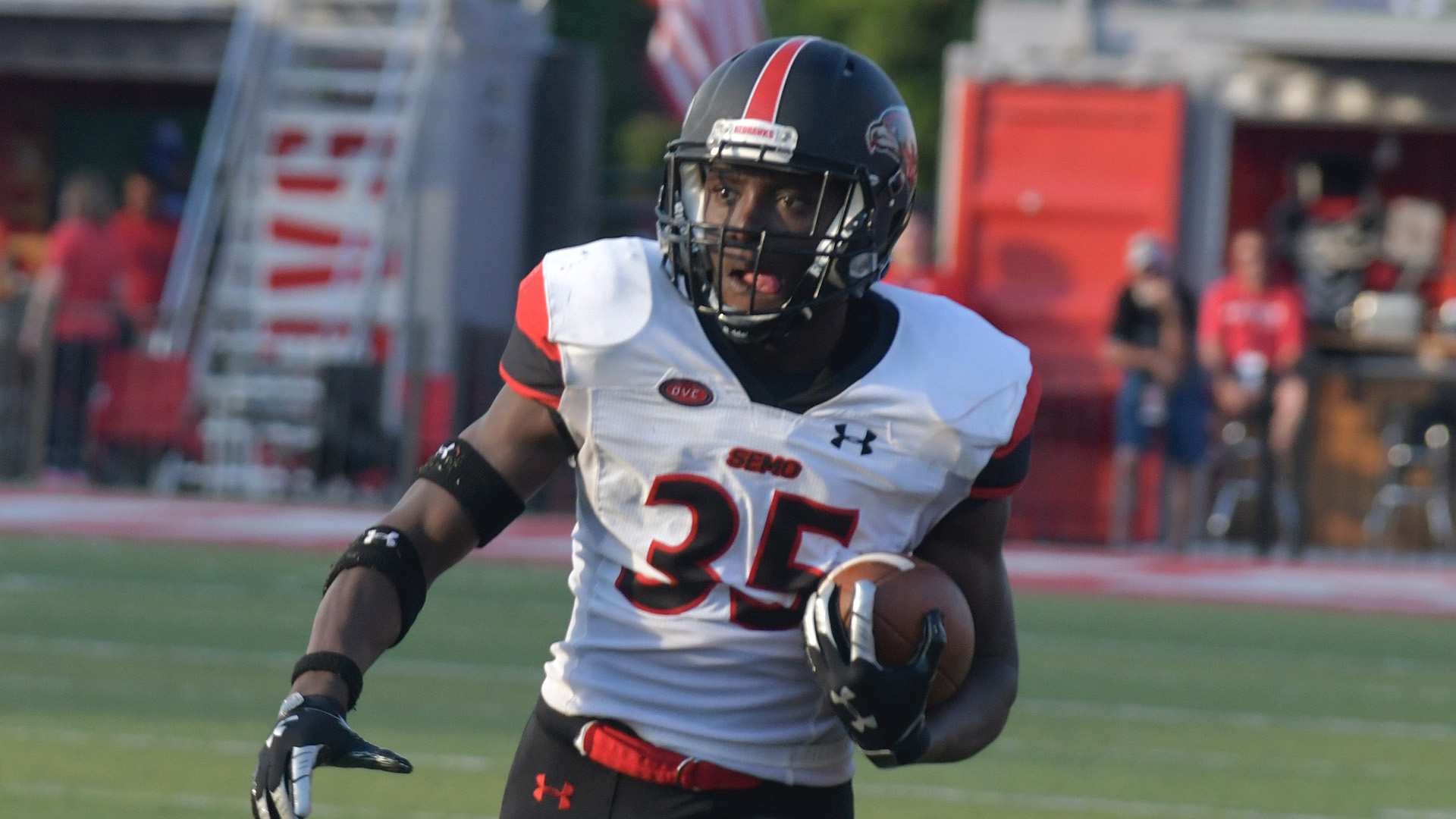 Dony'e Taylor - Football - Southeast Missouri State University Athletics