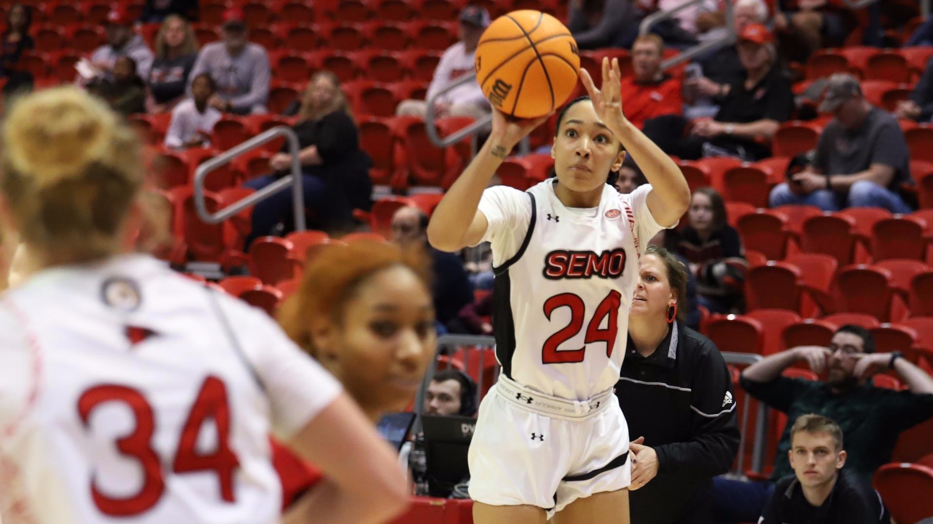 Green Scores Career-High 18 Points in New Year’s Eve Loss to SIUE ...