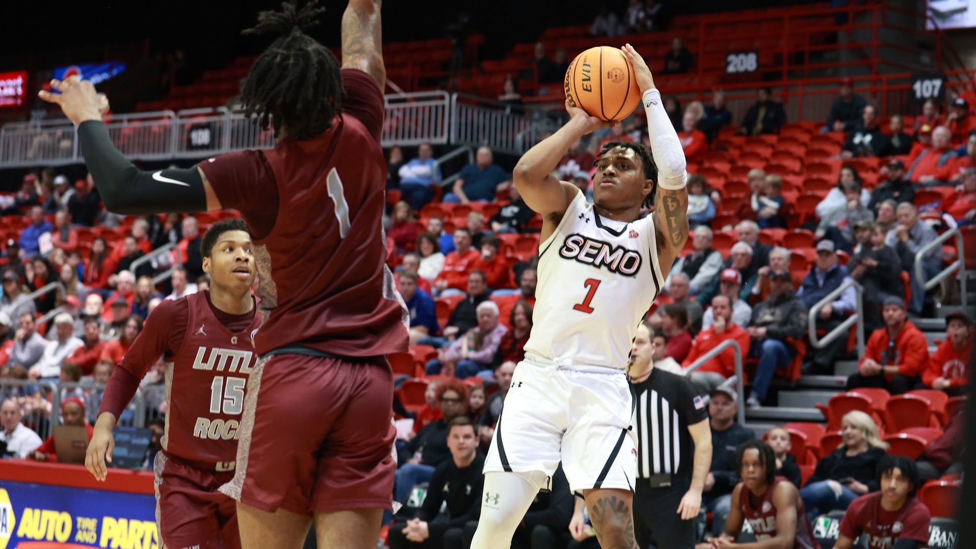 Russell Pours in 37 and Gets 10 Assists in Redhawks Thrilling 99-98 Win ...