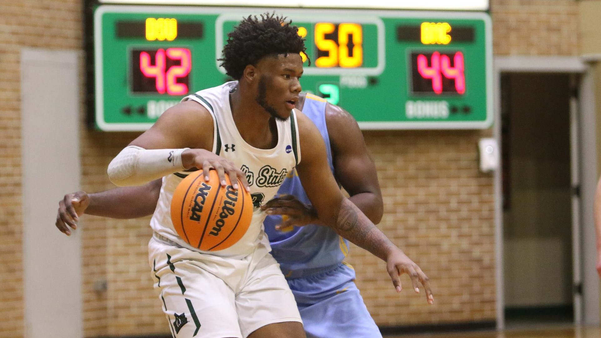 Bryson Hall - Men's Basketball - Delta State University Athletics