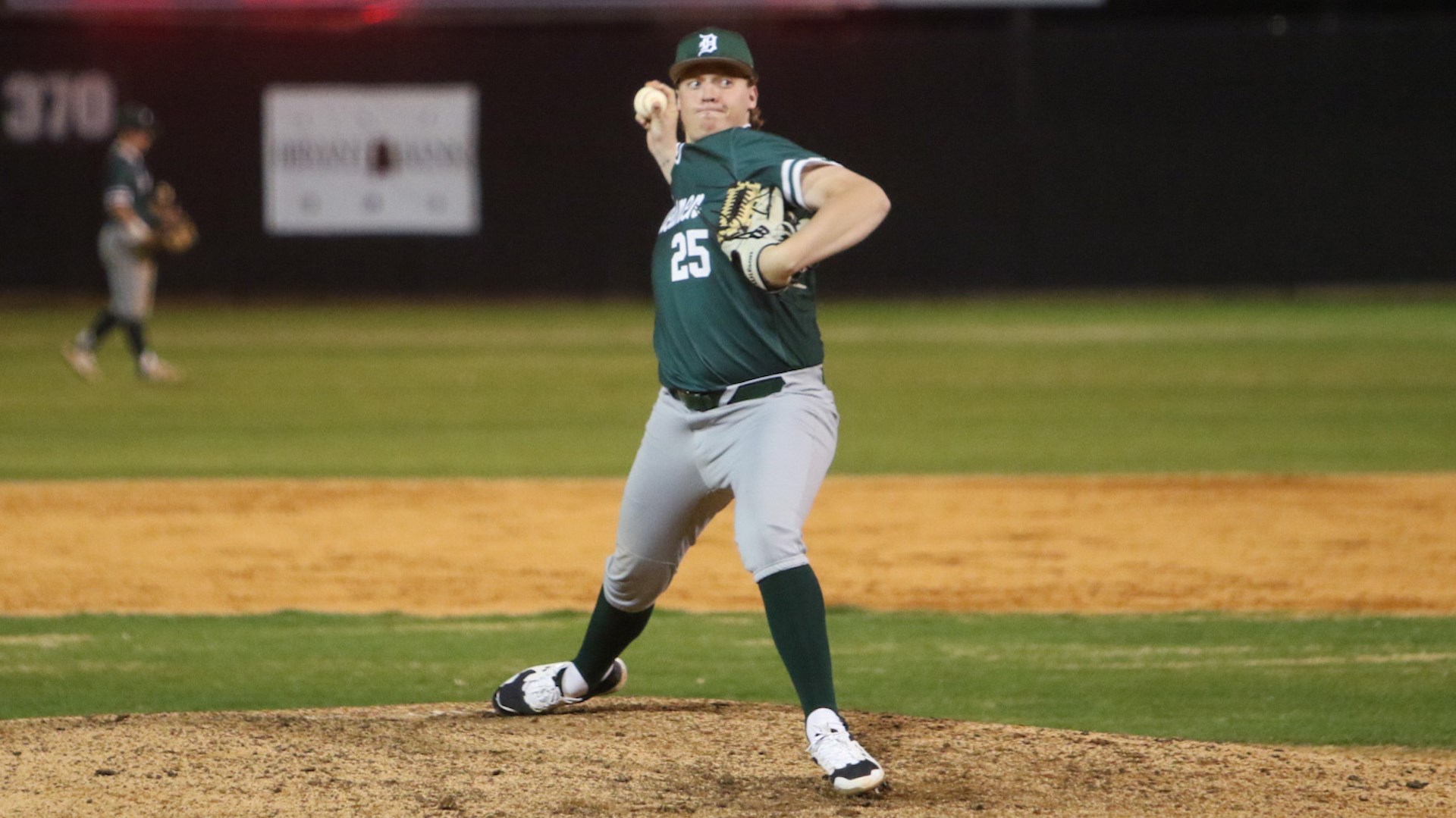 Statesmen Outlast Wolves To Sweep Doubleheader - Delta State University ...