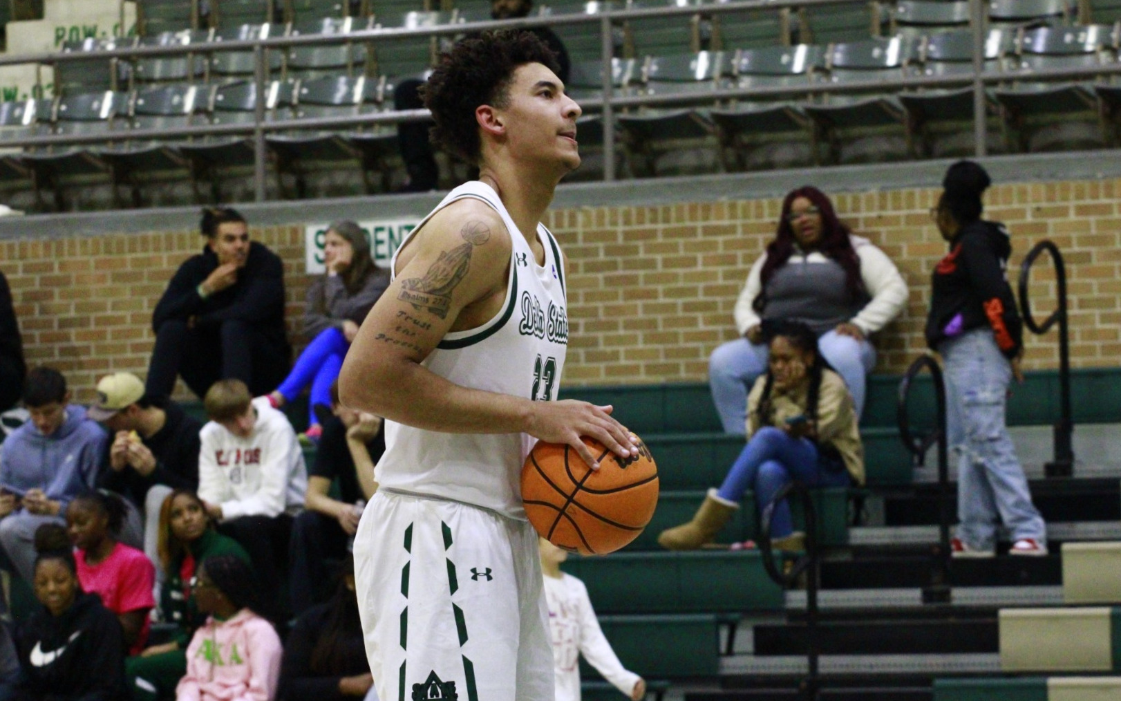 Derek Moore - Men's Basketball - Delta State University Athletics