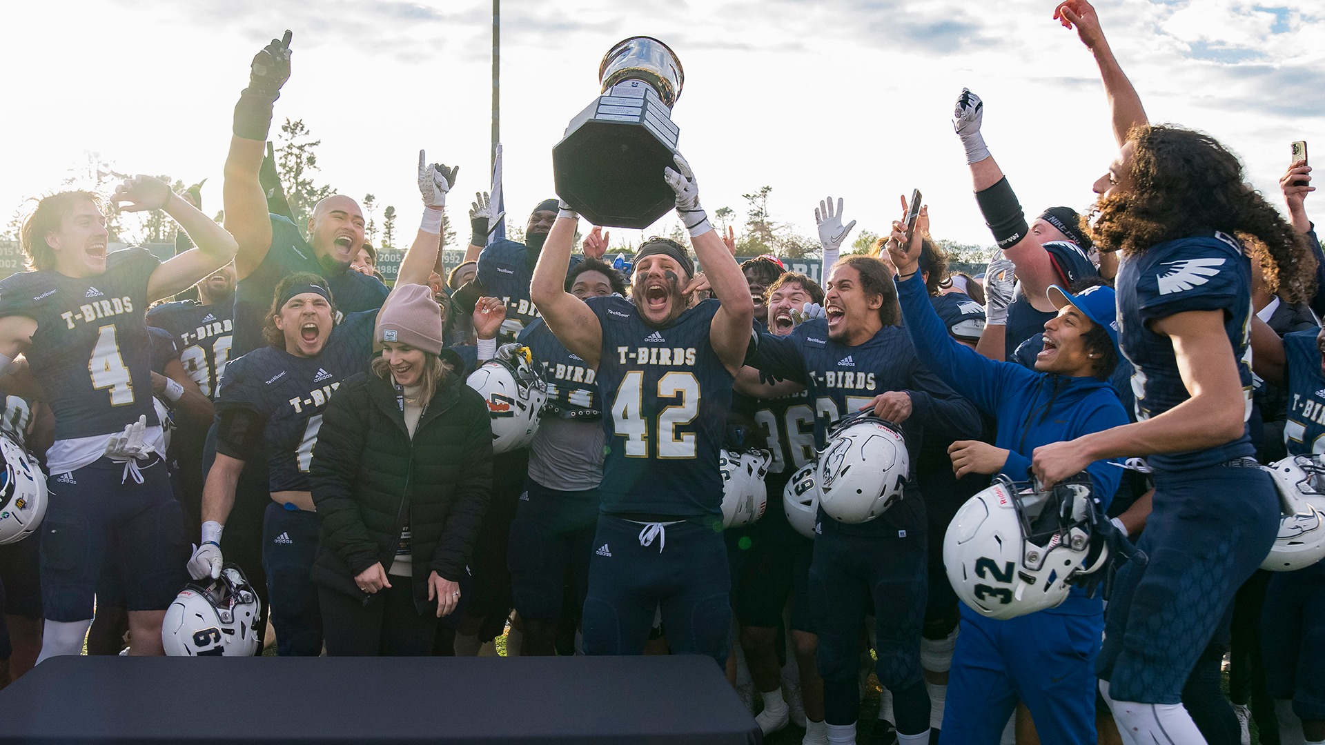 UBC advances to 2023 Vanier Cup with resounding Mitchell Bowl victory ...