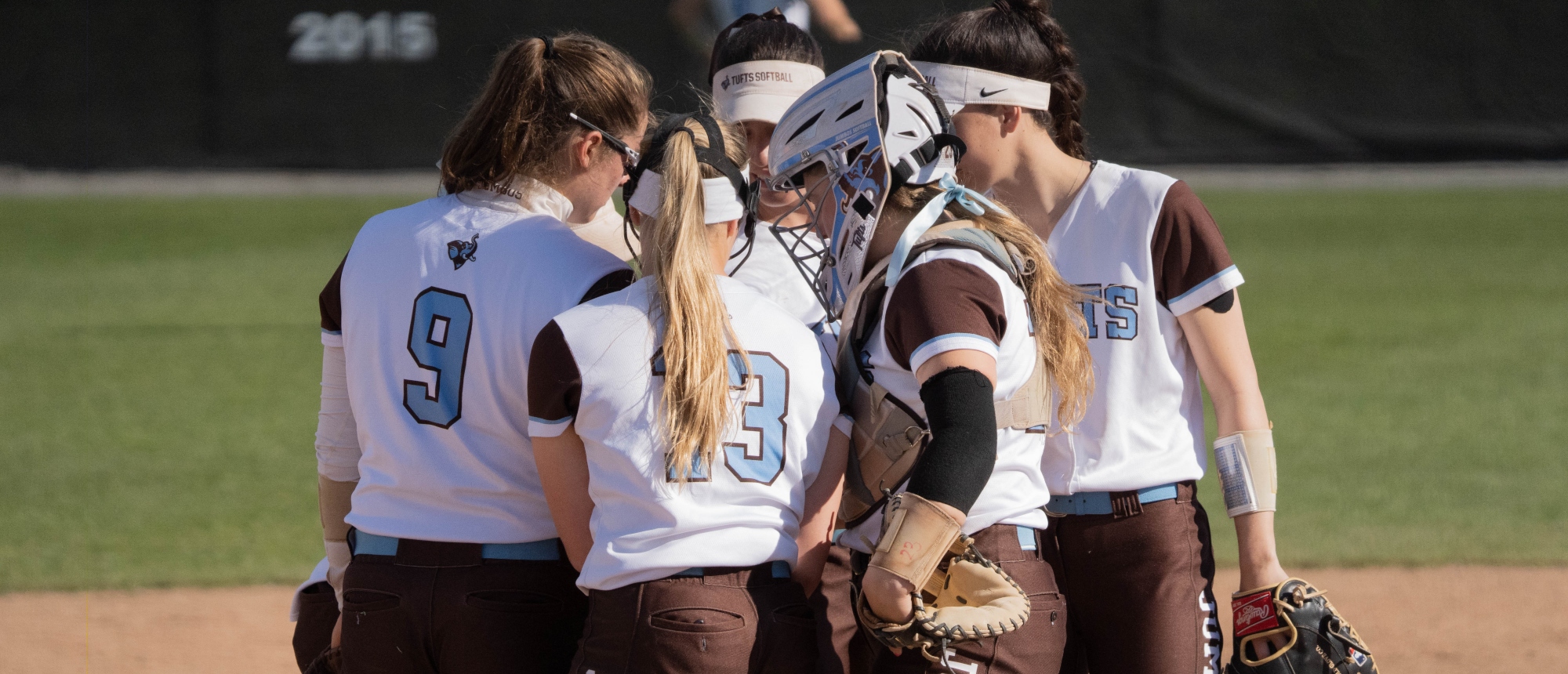 Softball Wins 18th NESCAC East Pennant With 14-2 Victory at Bates ...