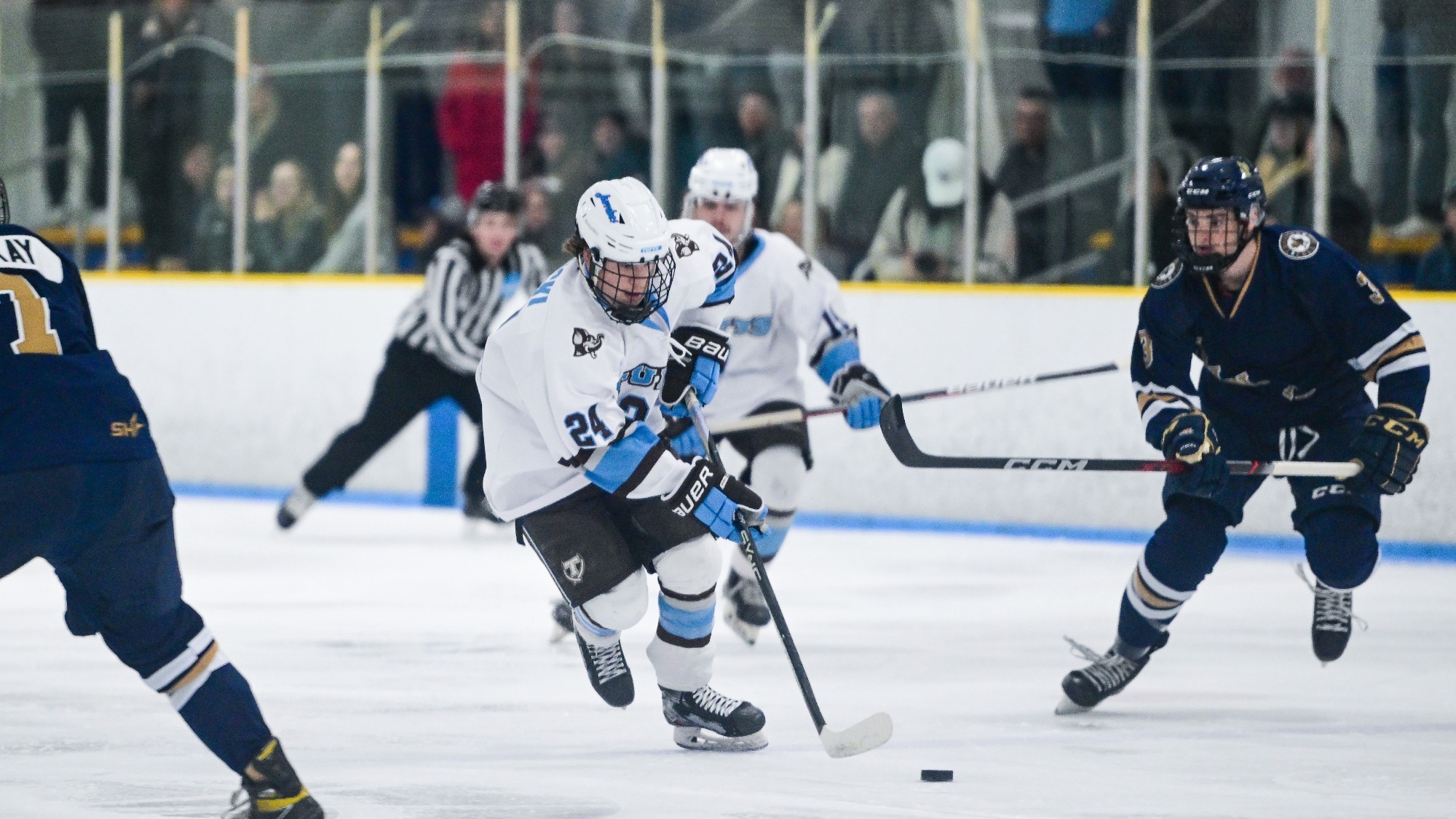 Hockey Sweeps NESCAC Weekend With 4-1 Victory at Middlebury - Tufts ...