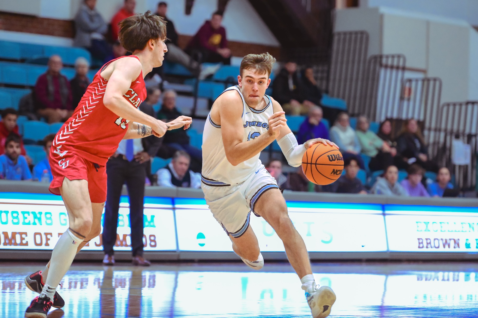Men's Basketball Rebounds With 77-52 Win At Bowdoin - Tufts University