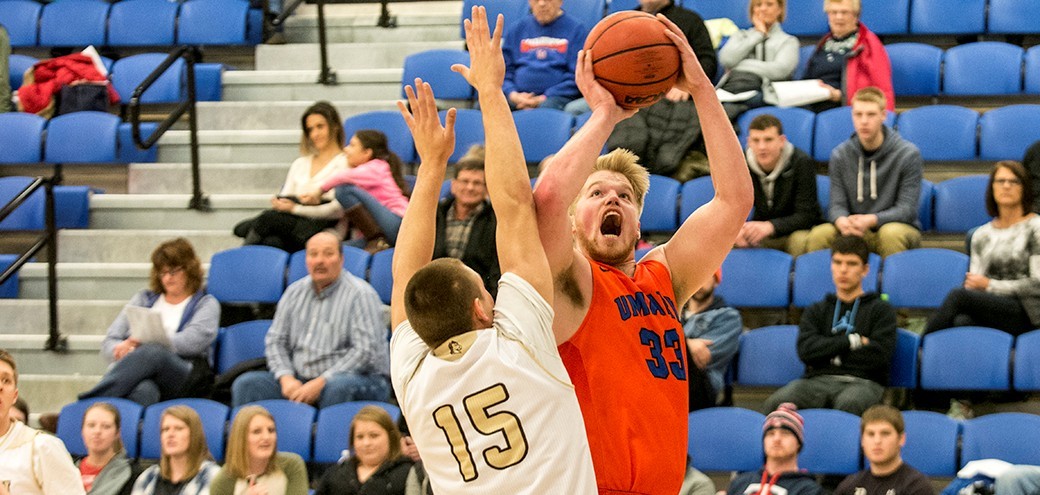 Isaac Lindquist - 2016-17 - Men's Basketball - University of Mary Athletics