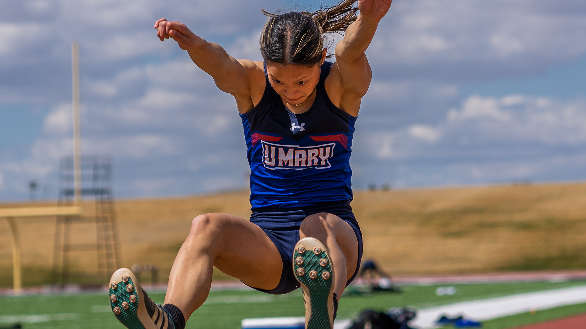 Narbuvoll, Lovan collect titles on Day 2 of the NSIC Outdoor ...