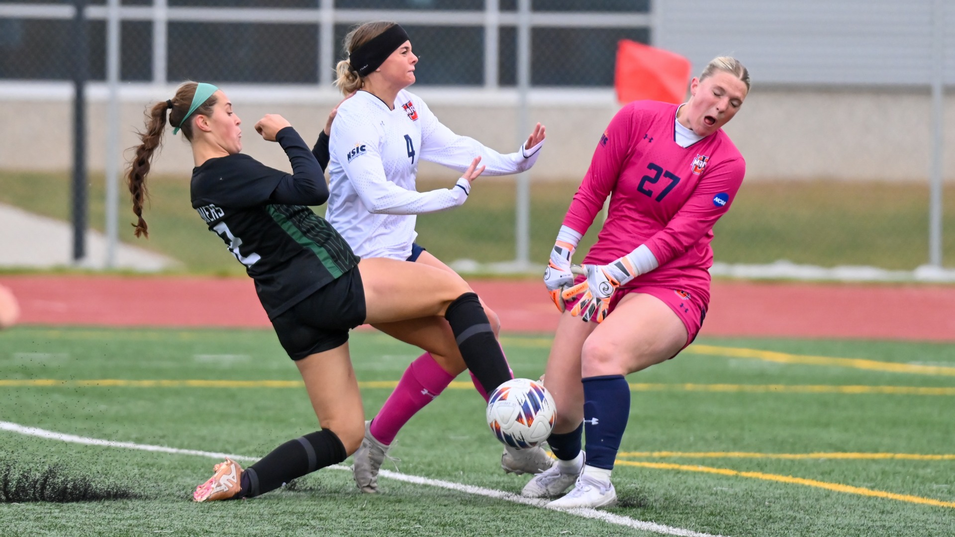 Big blasts lift Marauders past Beavers 2-1 - University of Mary Athletics