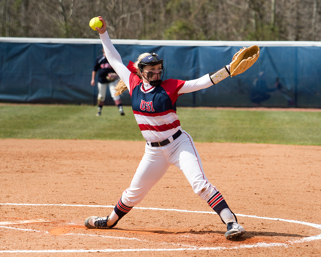 Leonhardt, Bradley lift Eagles past Greyhounds in Top 25 battle ...