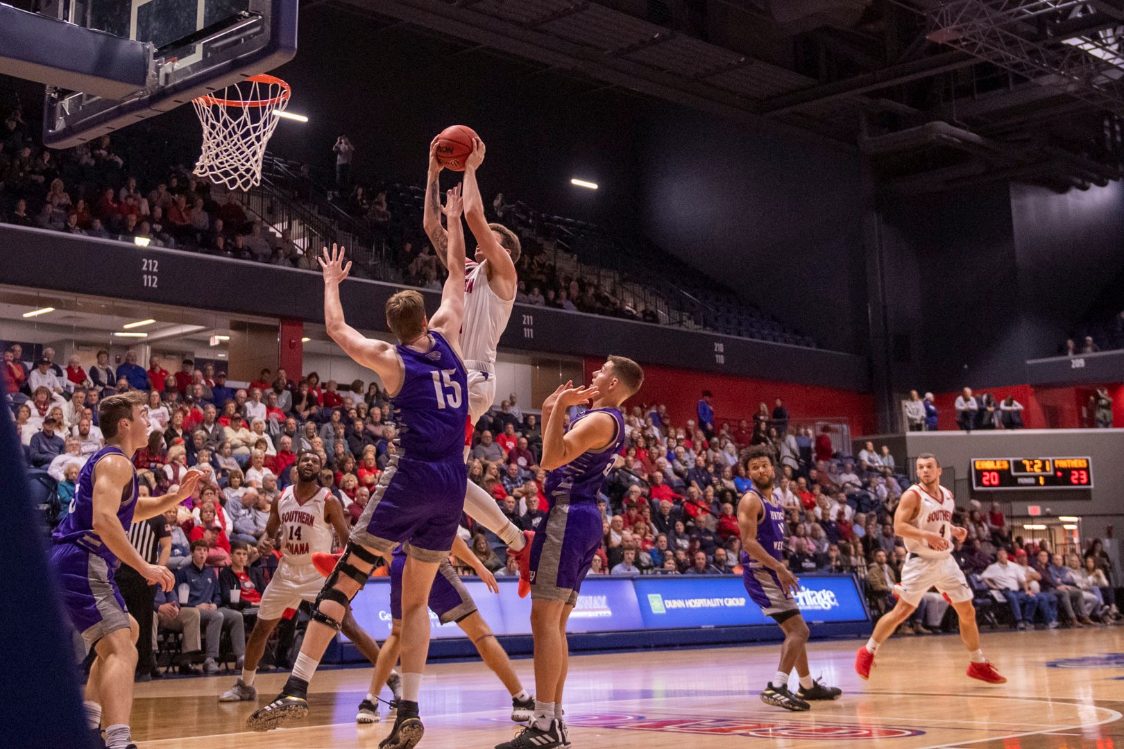 Clayton Hughes - 2021-2022 - Men's Basketball - University of Southern ...