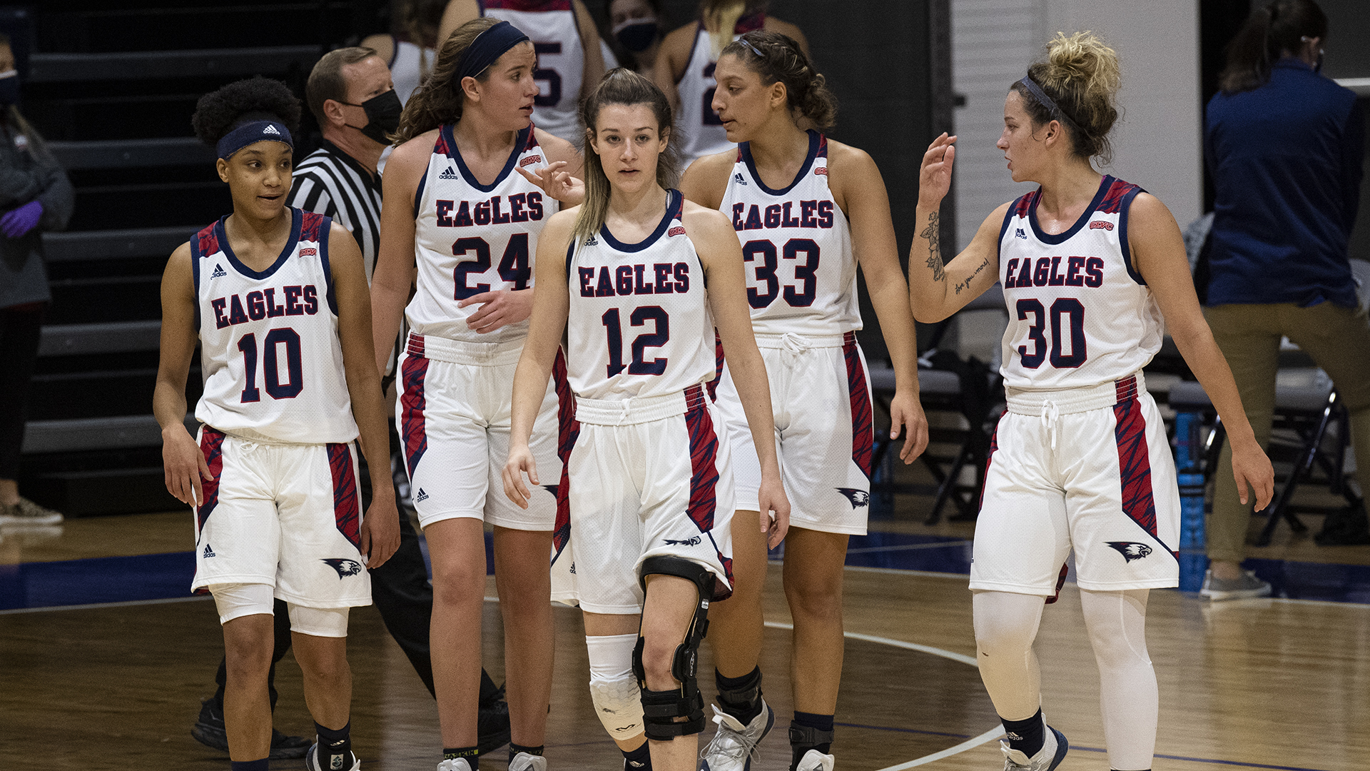 Eagles run out of steam, fall to Quincy, 69-61 - University of Southern ...