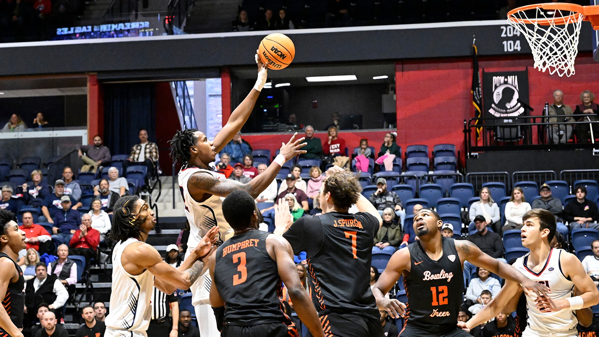 Eagles run out of time versus Falcons - University of Southern Indiana ...