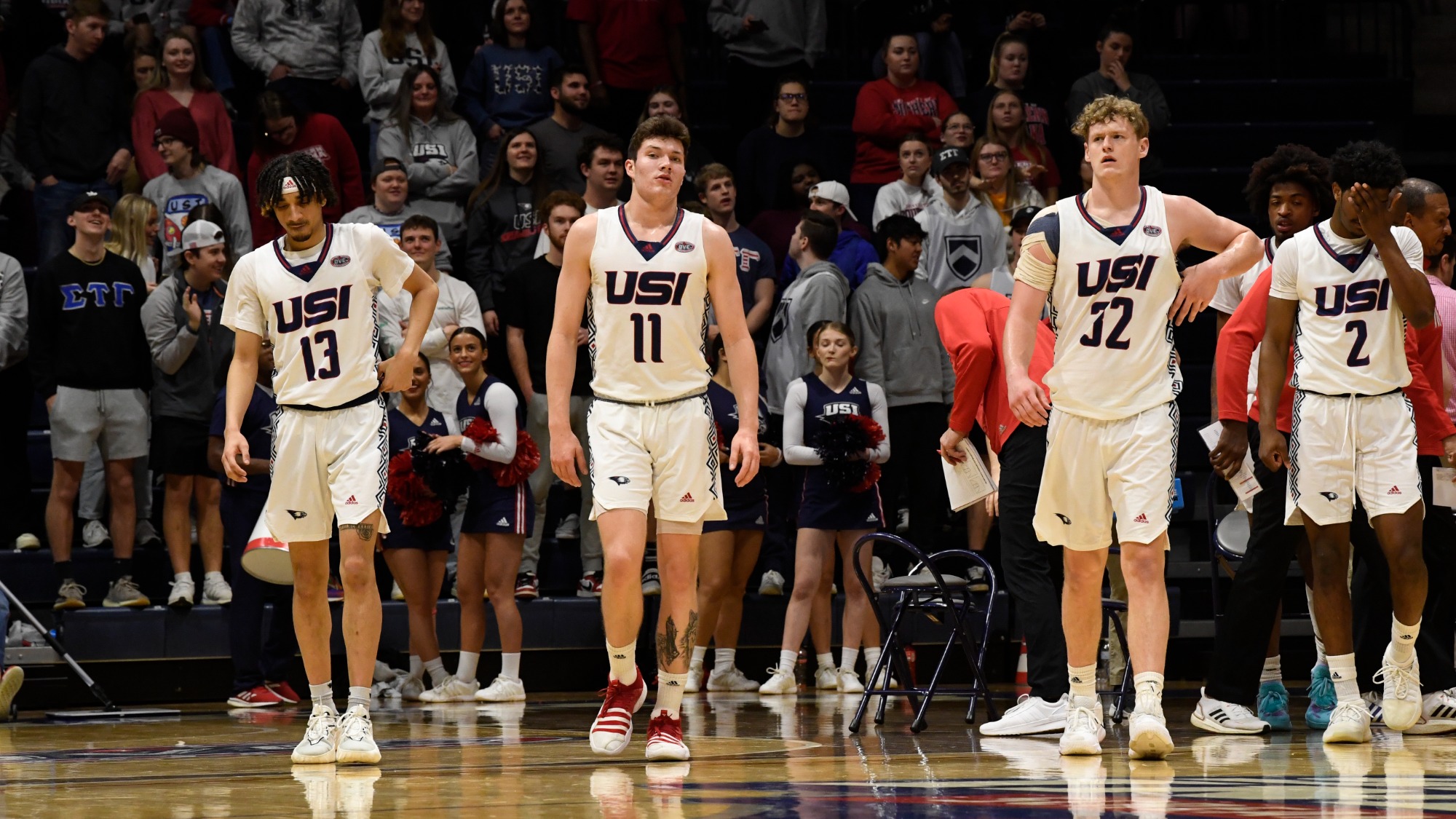 USI loses 2nd half lead, falls 80-76 - University of Southern Indiana ...