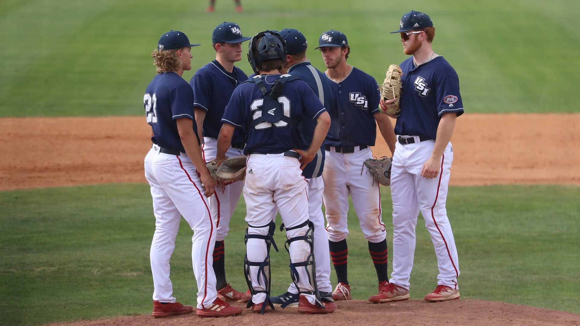 Middle innings cost the Eagles - University of Southern Indiana Athletics