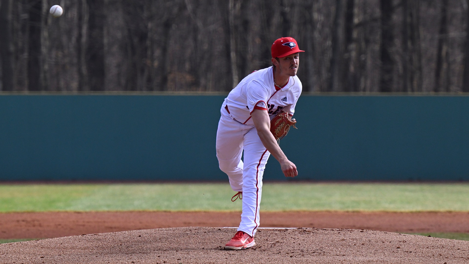 USI holds off St. Thomas, 8-6 - University of Southern Indiana Athletics