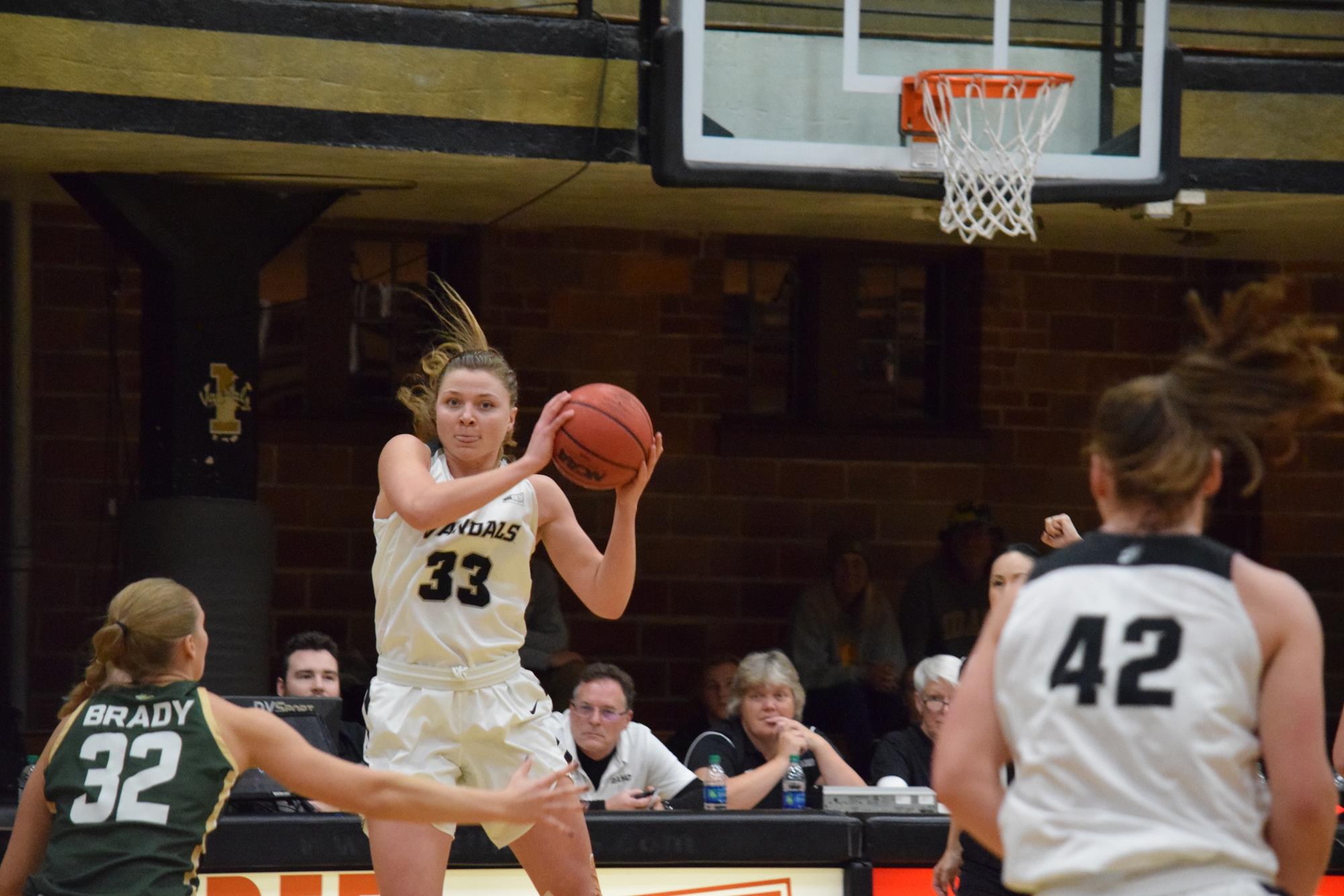 Lizzy Klinker - Women's Basketball - University of Idaho Athletics