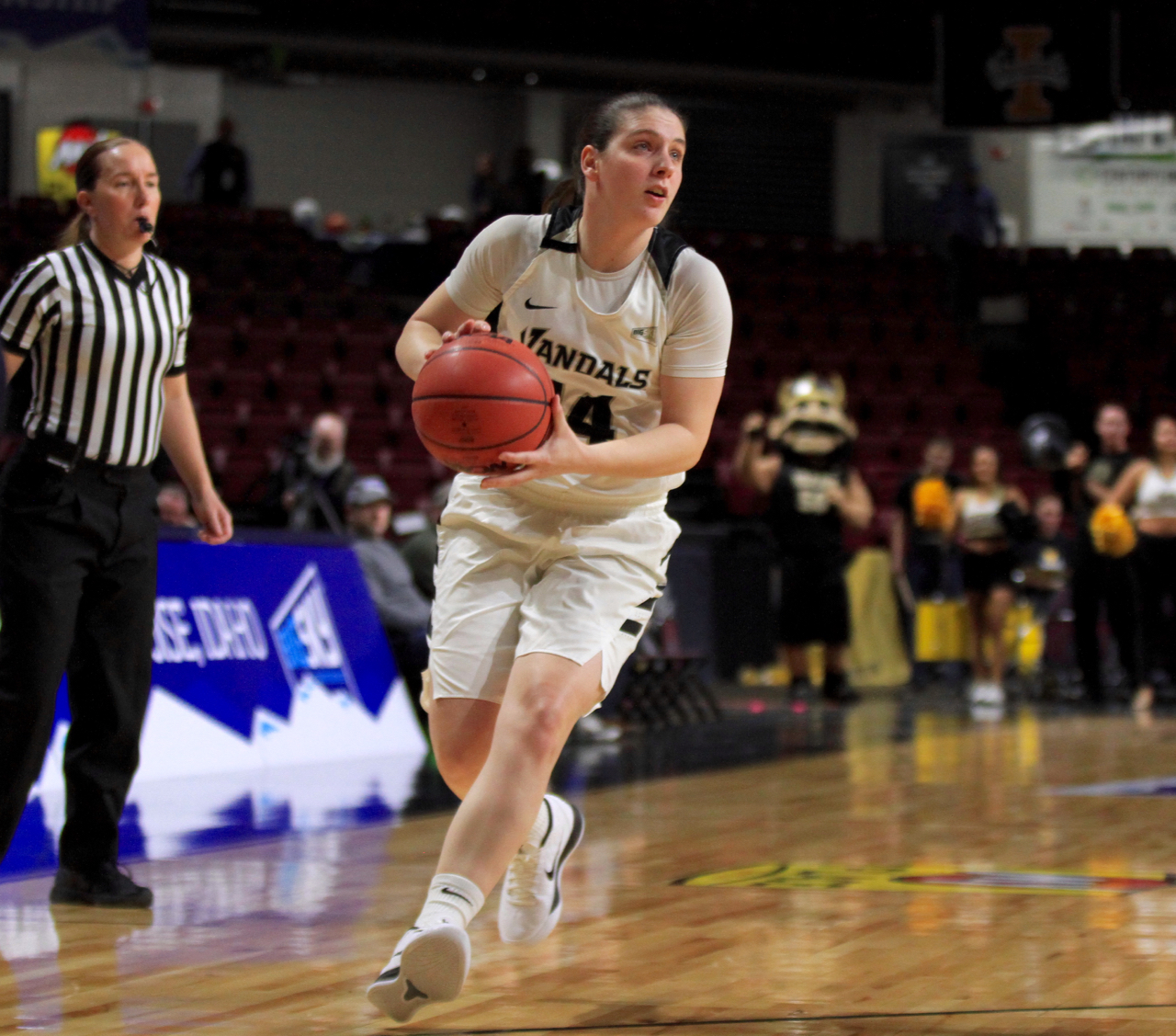 Taylor Pierce - Women's Basketball - University of Idaho Athletics