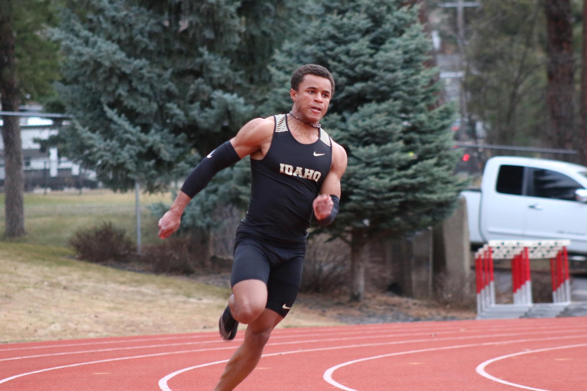 Track and Field has Strong Showing at Whitworth Invite - University of ...