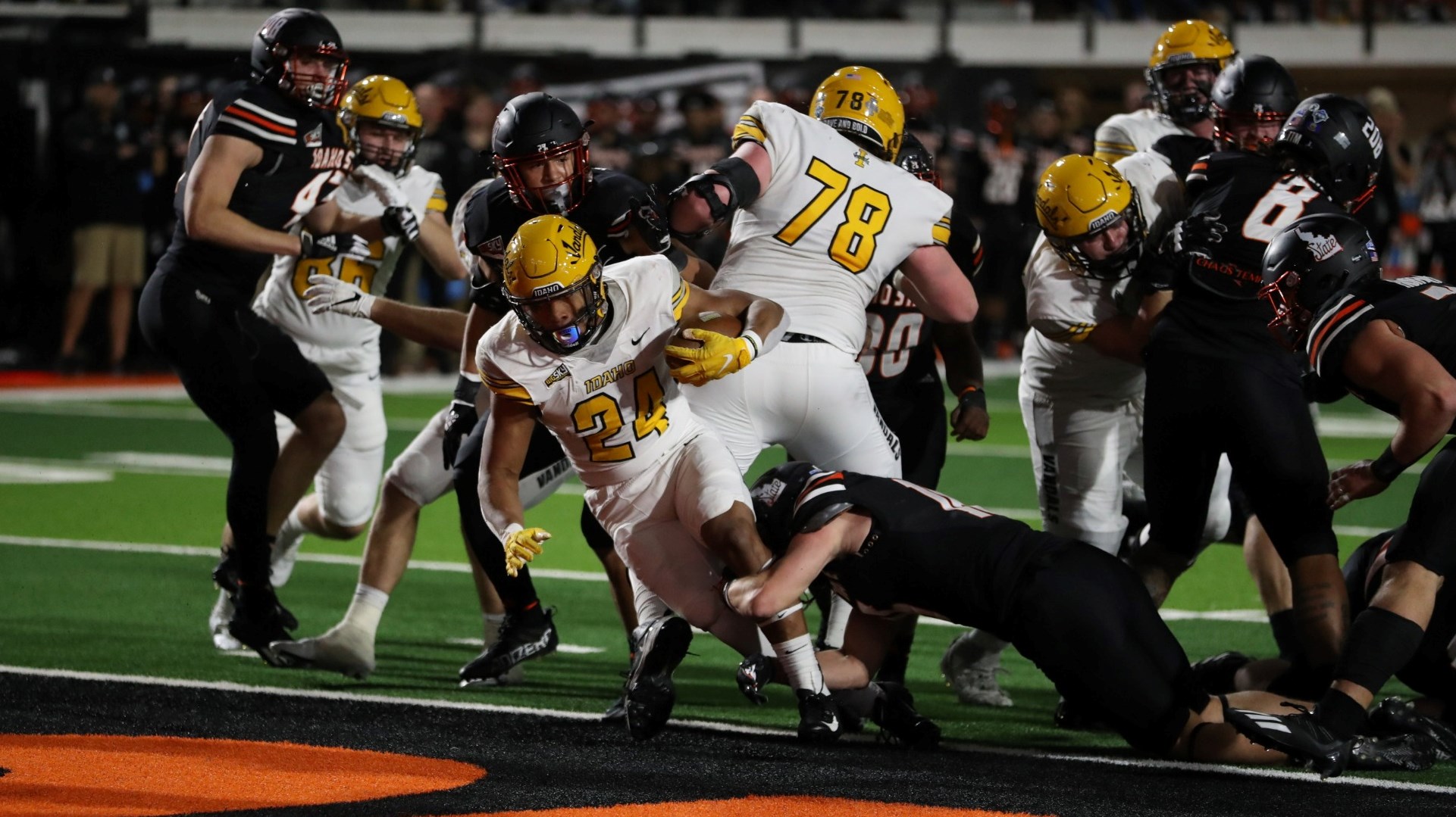 Vandals Roll to ICCU Battle of the Domes Win 38-7 - University of Idaho ...