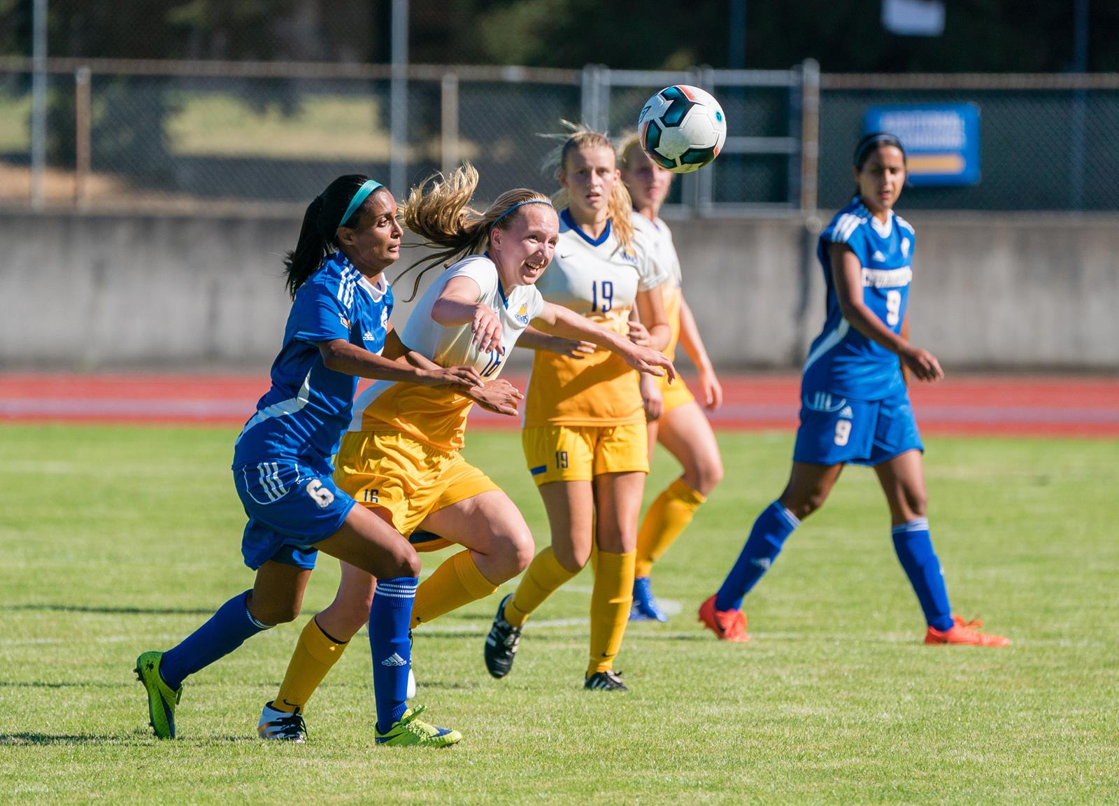 Dari Coté - Women's Soccer - University of Victoria Athletics