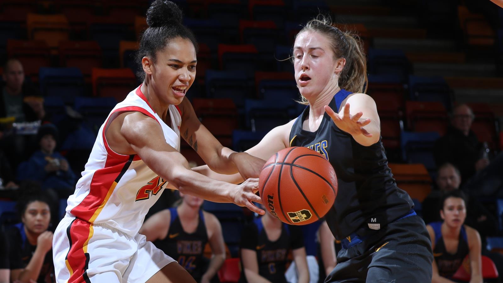 Ashlyn Day - Women's Basketball - University of Victoria Athletics