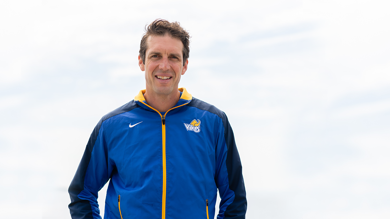 Vikes alumnus, Olympian Barney Williams named head coach of Vikes women ...