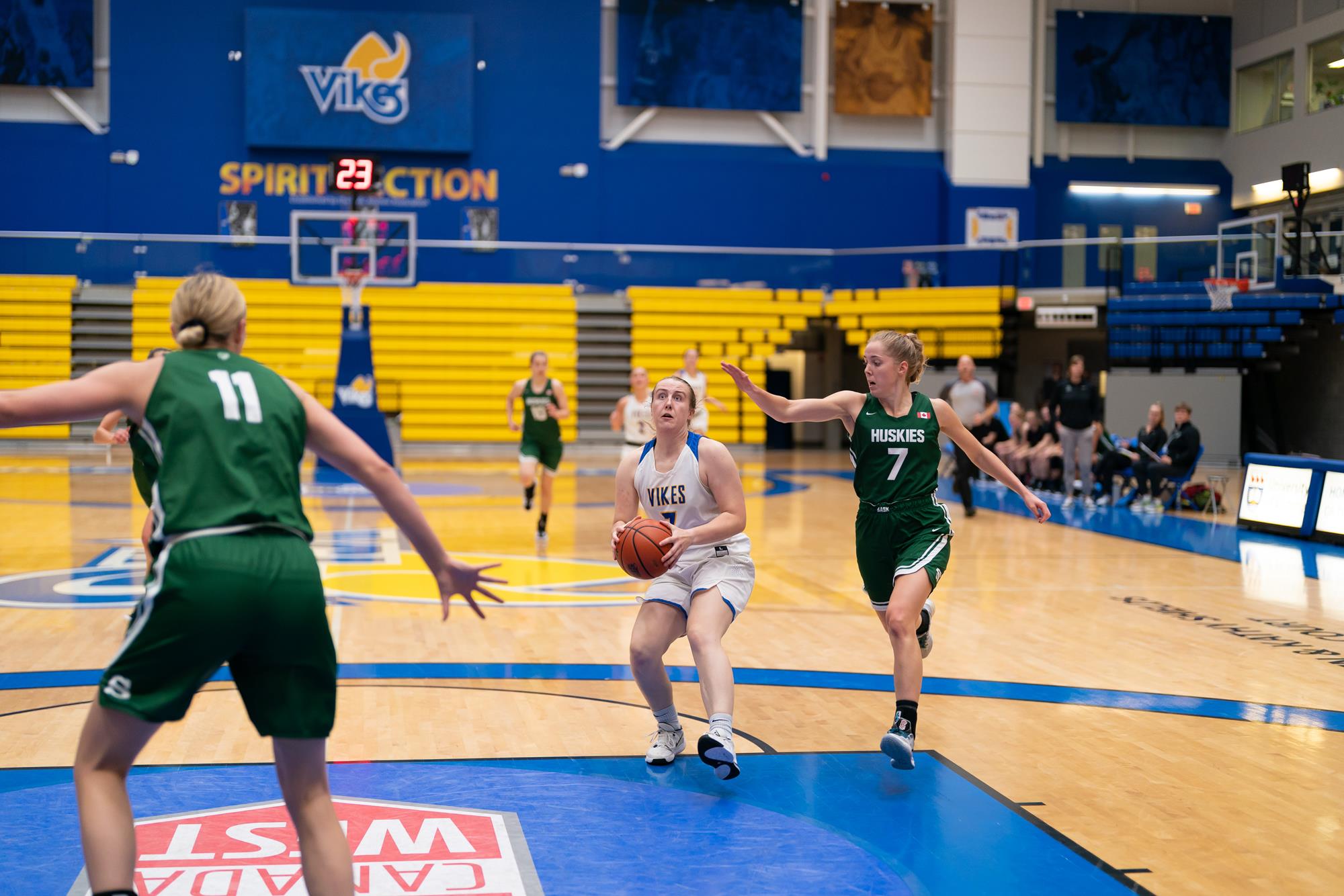 Ashlyn Day - Women's Basketball - University of Victoria Athletics