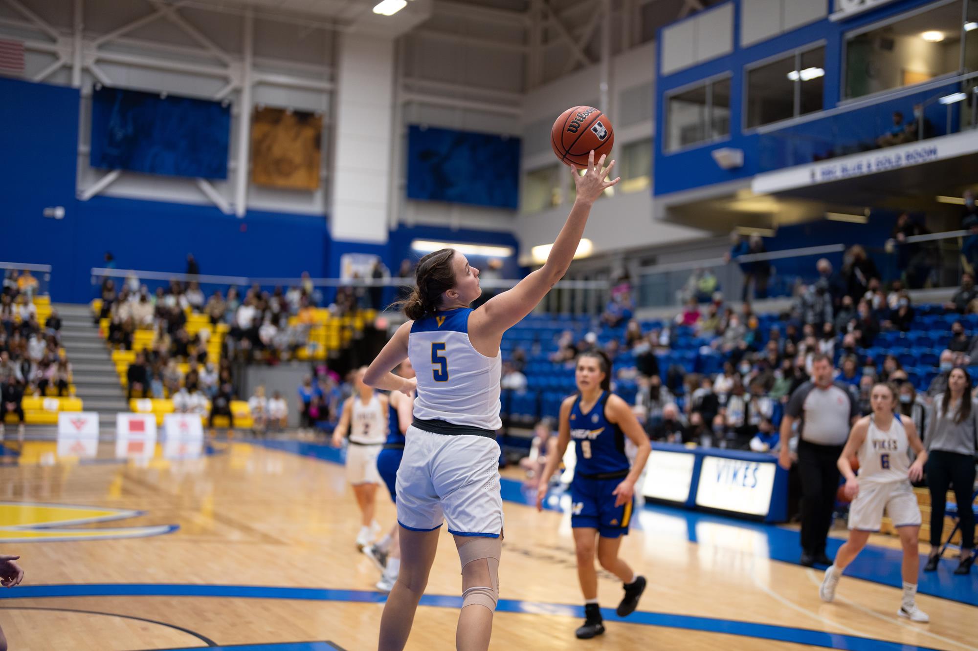 Brooklyn White - Women's Basketball - University of Victoria Athletics