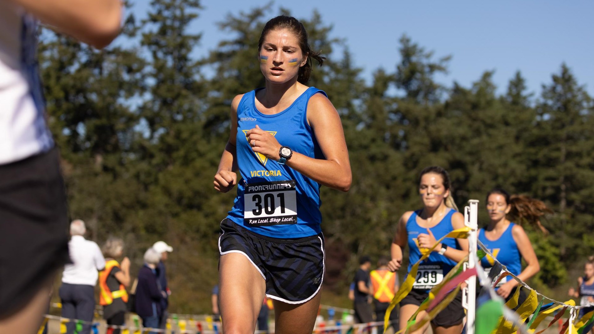 Dual sport Donnecke: Harvard rower turned Vikes runner - University of Victoria Athletics